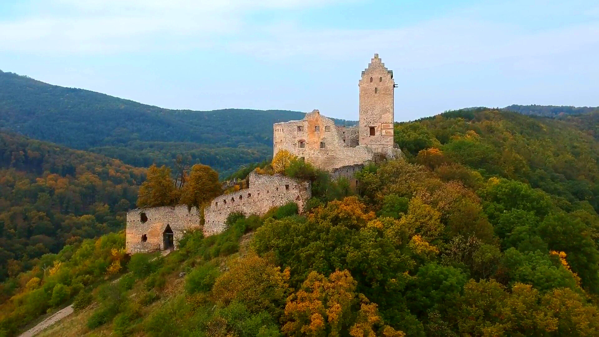POD HRADOM - Topoľčiansky hrad